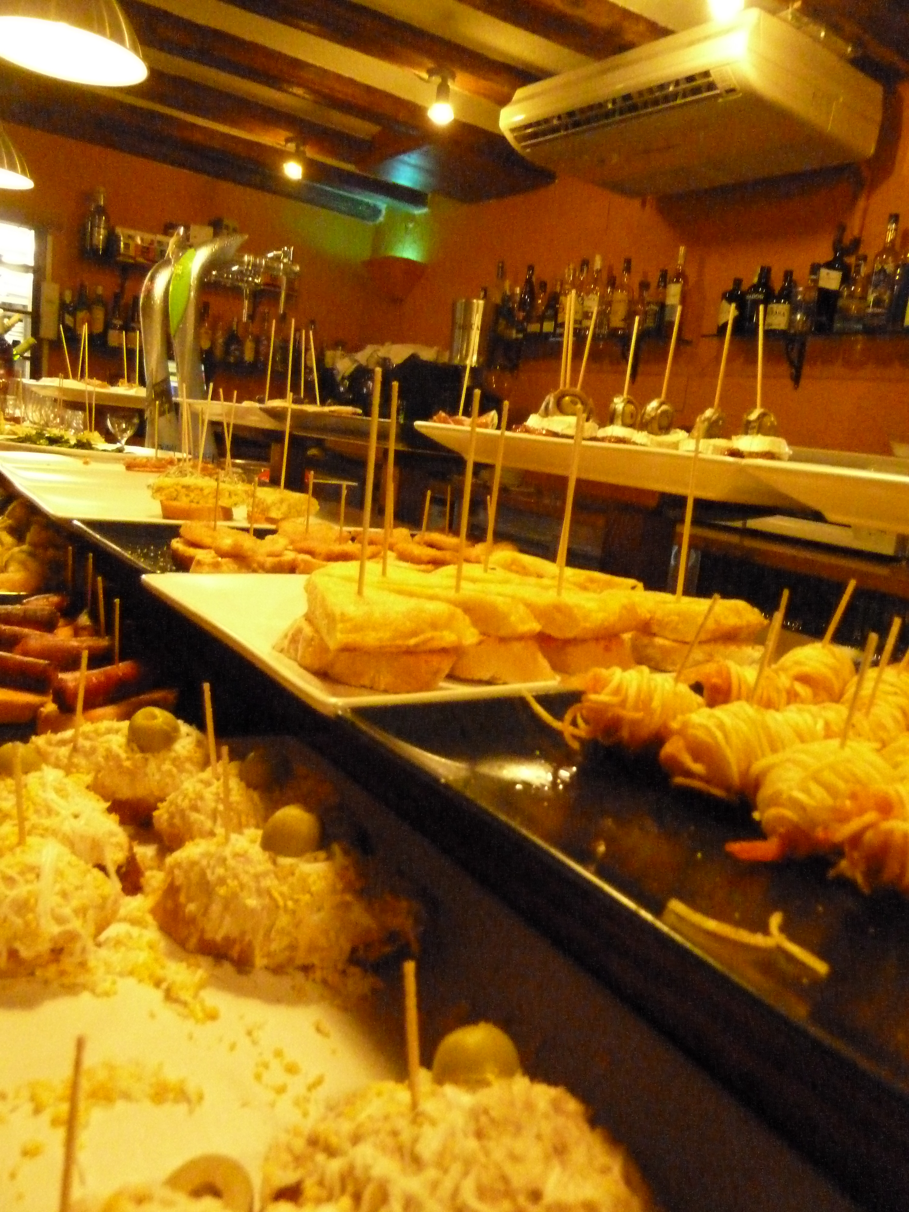 A Tapas Pub Crawl in Palamos, Spain: My flamenco dance with food!